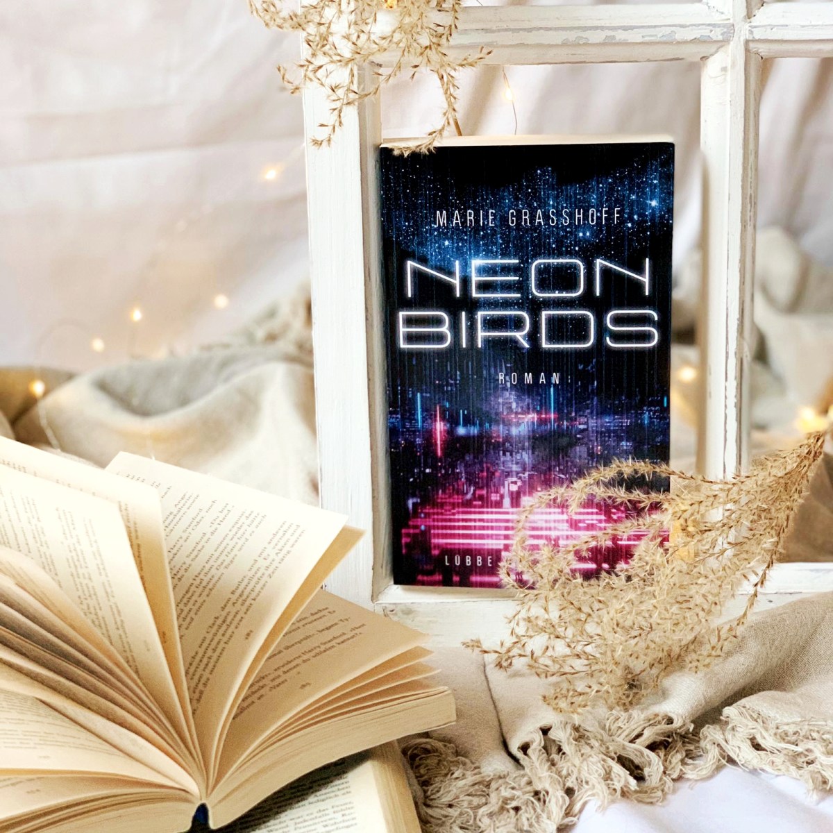 Neon Birds | Rezension – Zwischen Prinzen und Bad Boys